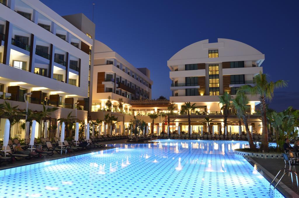 PORT SIDE RESORT SIDE